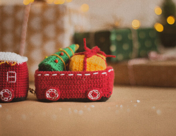 Crochet pattern for Christmas train amigurumi - DailyDoll Shop